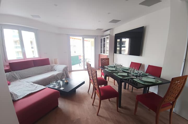 Appartement Avec Balcon Proche De La Mer - Antibes