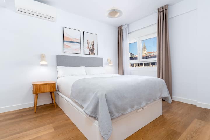 Oviedo Postigo Bajo | 2-br Apt. + Rooftop Terrace - Oviedo