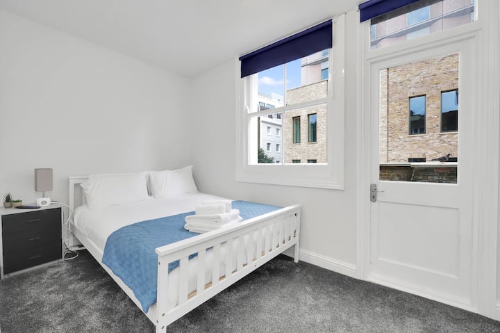 Modern & Cozy Apartment In Prime Soho Location - London