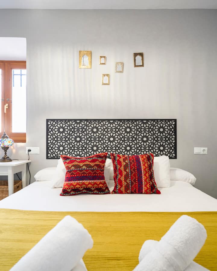 Warm Light Of Albayzin - With Parking 15 Min Away - Granada, España