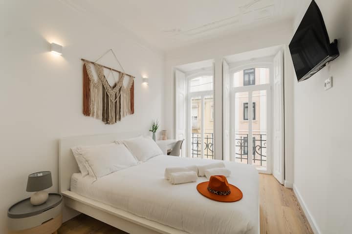 Queen Room W/ Balcony | Heart Of Lisbon - Lisboa