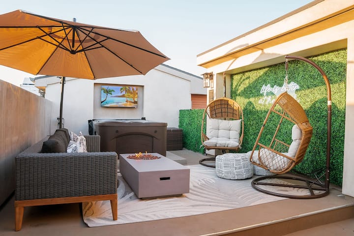 4 Br, Roof Deck, Hot Tub, Fire Pit, Beach Block - Newport Beach, CA