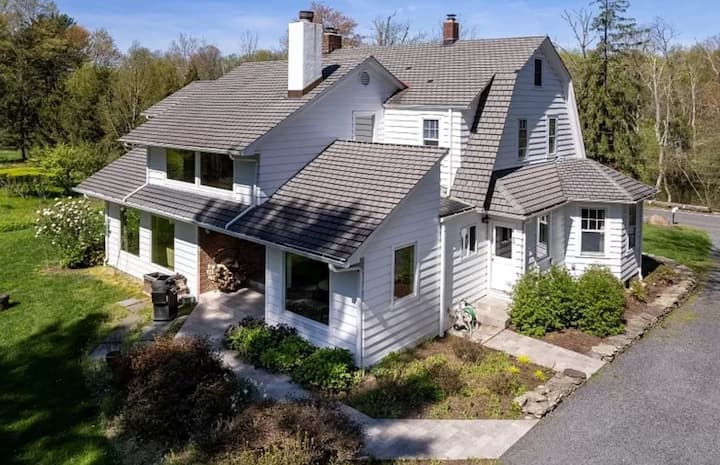 Private Luxurious Canal Estate - Princeton, NJ