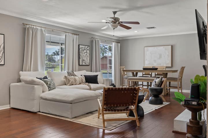 Hot Tub+ Heated Pool! Mins To Img + Beaches! - Bradenton, FL