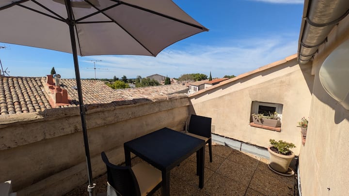 Studio Charmant Avec Balcon - Uzès
