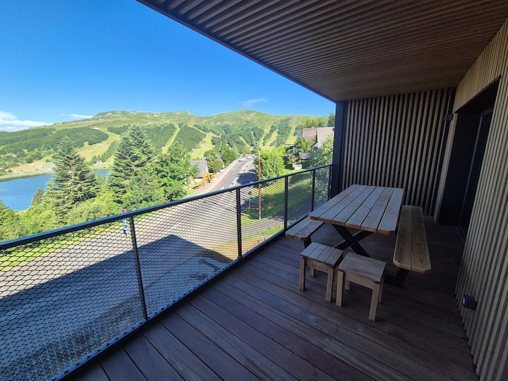 Ambiance Chalet. Lesancy-vue Panoramique-terrasse - Besse-et-Saint-Anastaise