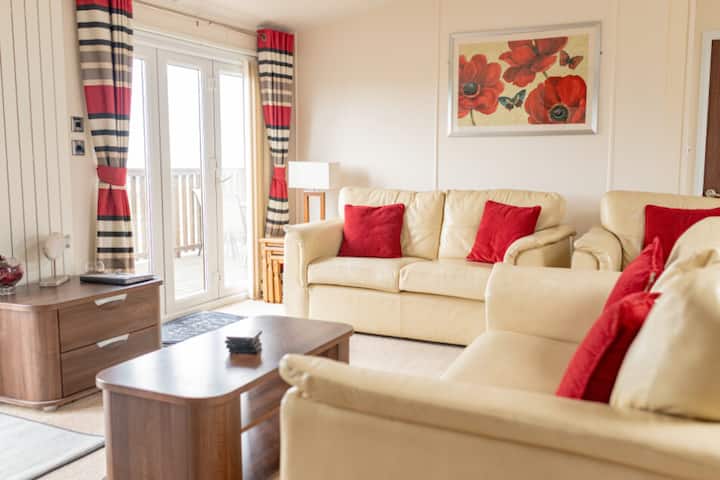 Poppy Lodge St Merryn Nr Padstow (Dog Friendly) - Constantine Bay