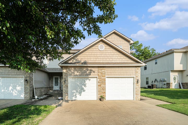 2 Private Suites- 4min To Chiefs/royals- Pets Wlcm - Kansas City, MO