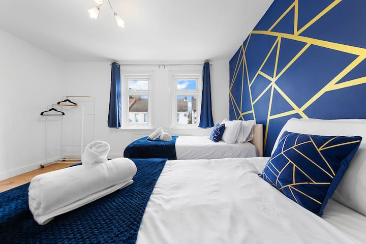 Spacious 3br |Office&garden| Family&business Stay - Watford