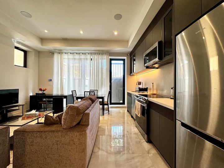 Modern & Professional Basement Suite - 1 Bedroom - Toronto