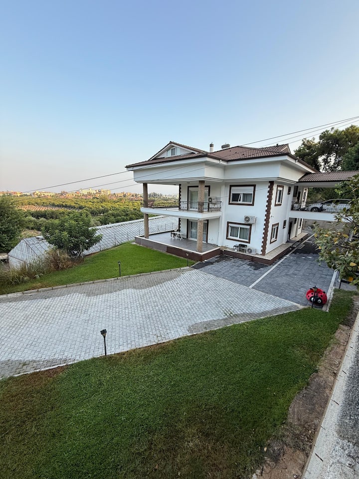 Twins Home Apart 1 - Kemer