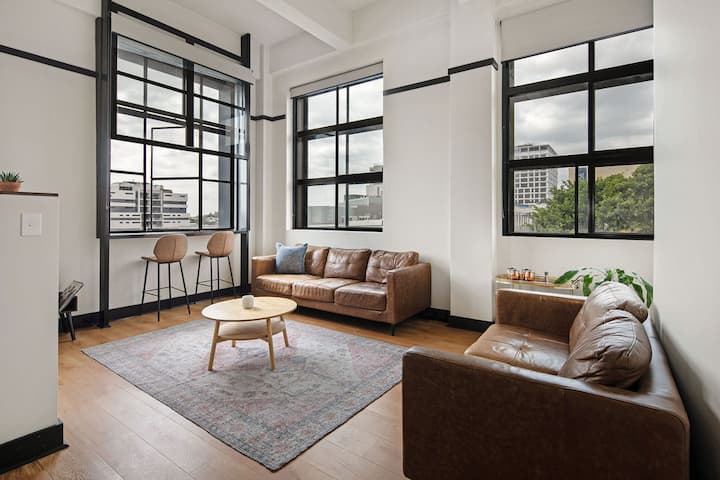Light-filled Loft - Fortitude Valley Views - Brisbane