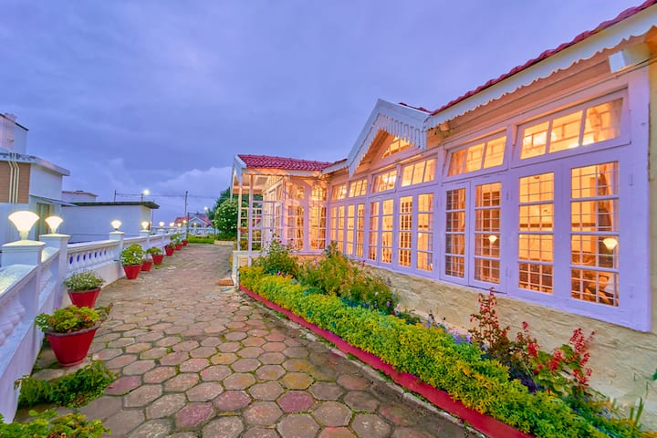 5 Bedroom Vintage Villa In Kodaikanal - コダイカナル