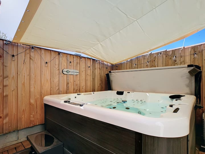 Le Baldaquin,
Maison Cosy Avec Jacuzzi Extérieur - Charente-Maritime