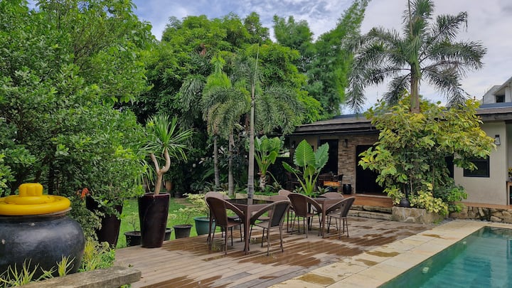Hidden Garden Near The Metro - Taytay