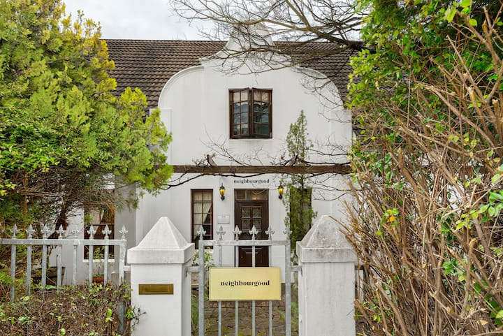 Spacious Deluxe Rooms In Franschhoek B&b - Franschhoek