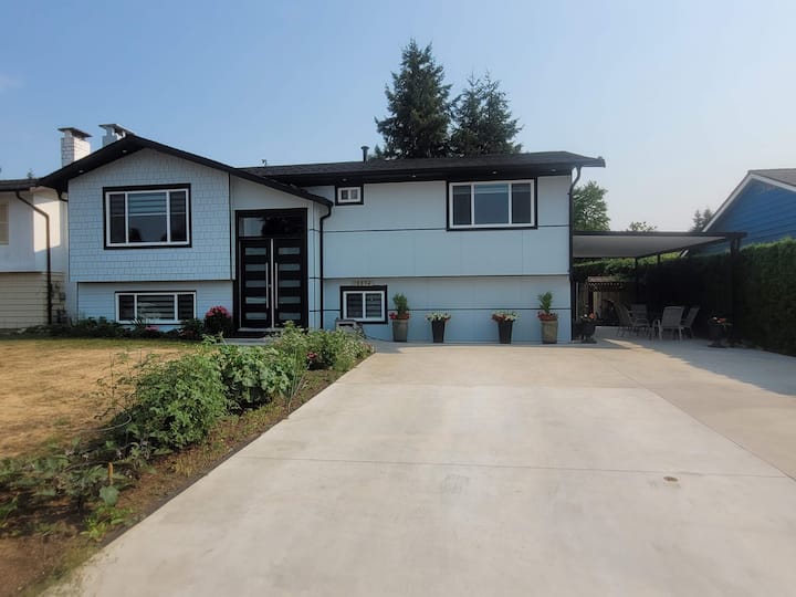 Entire Suite In Our Happy Home! - Coquitlam