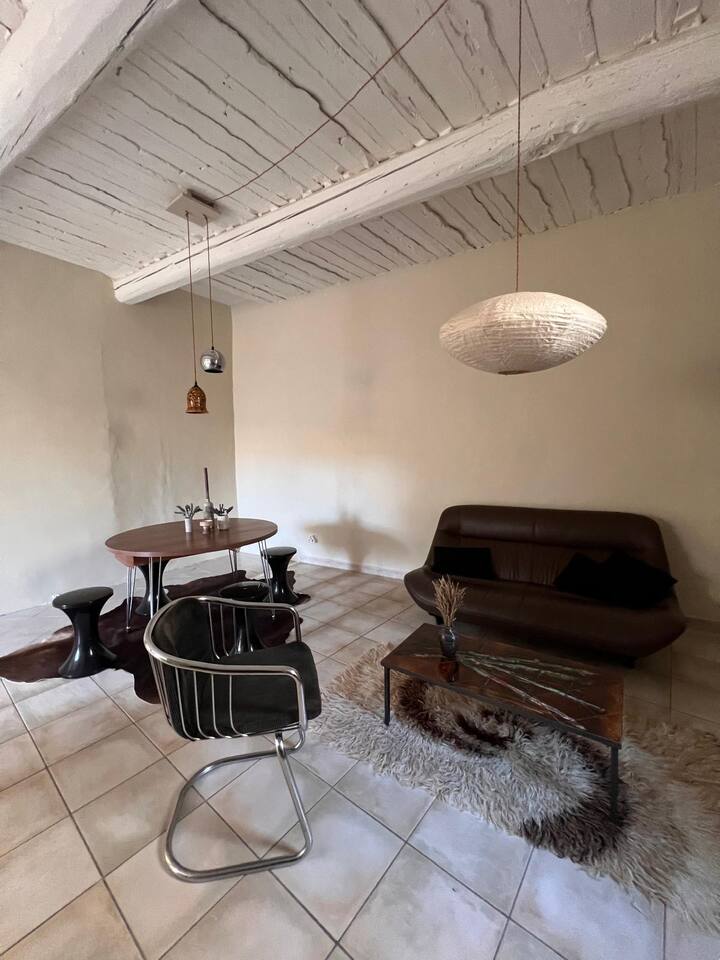 Appartement Cœur Du Village Avec Terrasse - Eygalières