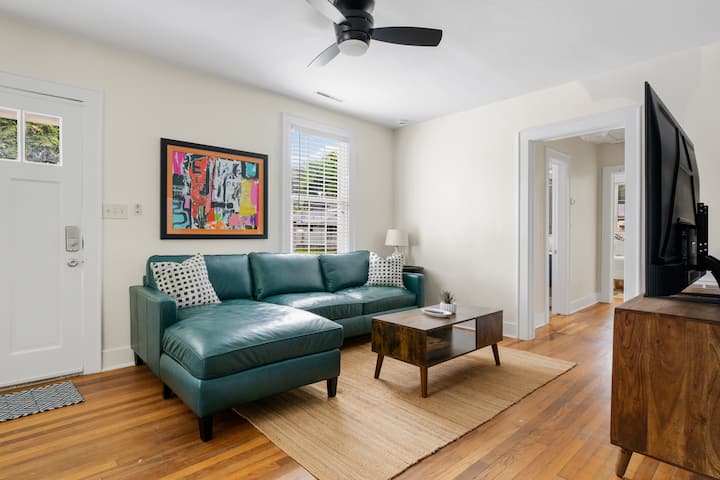 Comfy Beds! Hot Showers! Coffee! High Speed Wifi! - North Charleston, SC