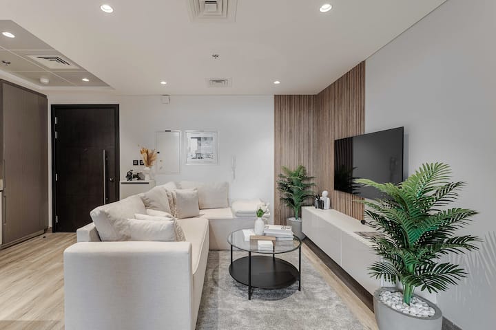 Modern Studio With Pool View & Gym Access - Dubaï