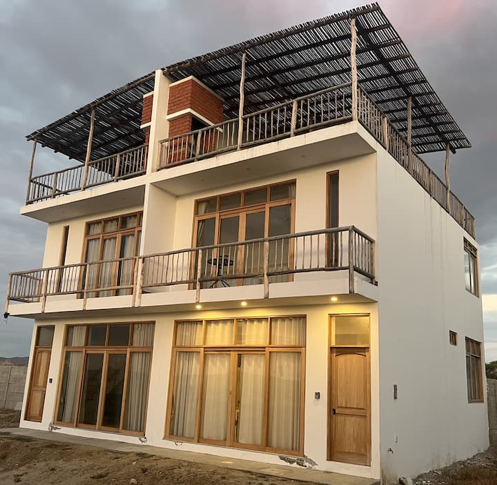 Bella Casa De Estreno Con Vista Al Mar - Máncora
