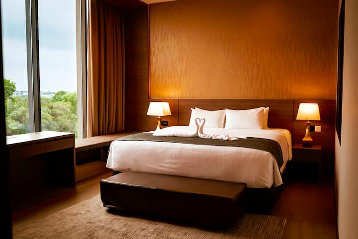 Luxury Jungle Suite@attractions Park Beach Resort - Changi