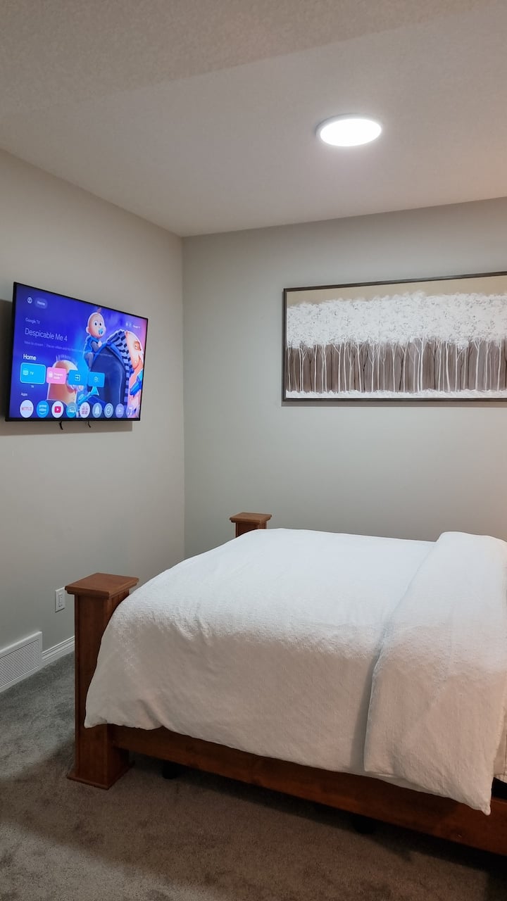 Aquila Haven: 1br + Parking - Calgary