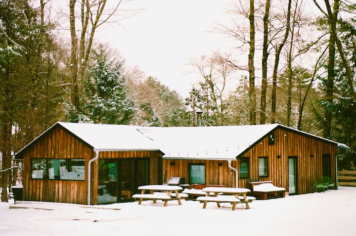 Design Cabin In Catskills | Hot Tub + Sauna+ Pizza - Bethel