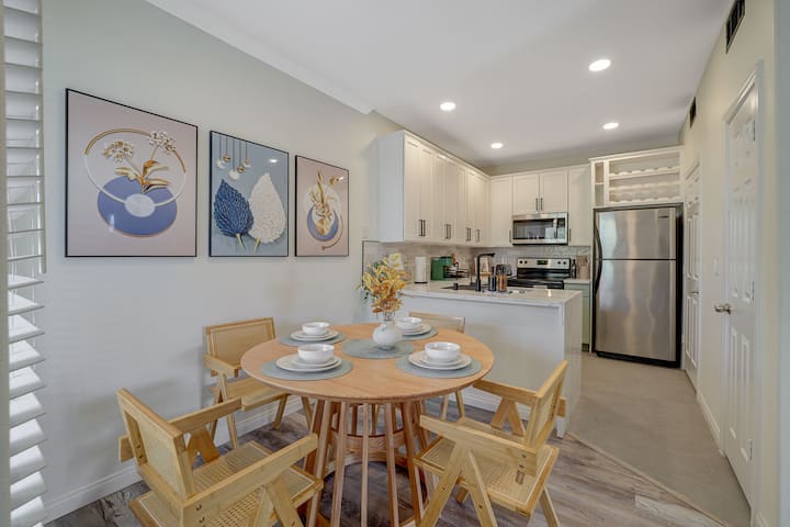 Chantilly N' Sage Villa * Beautifully Remodeled - Las Vegas, NV