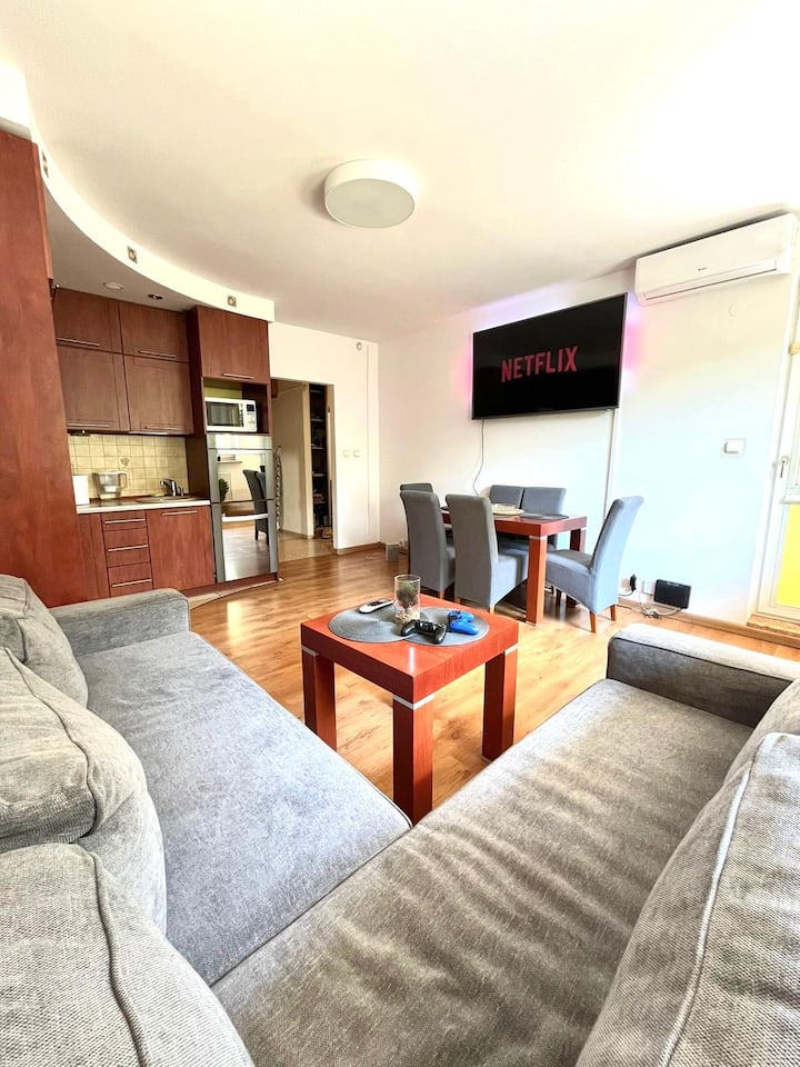 Spacious Flat Close To Metro Ursynów - Warsaw