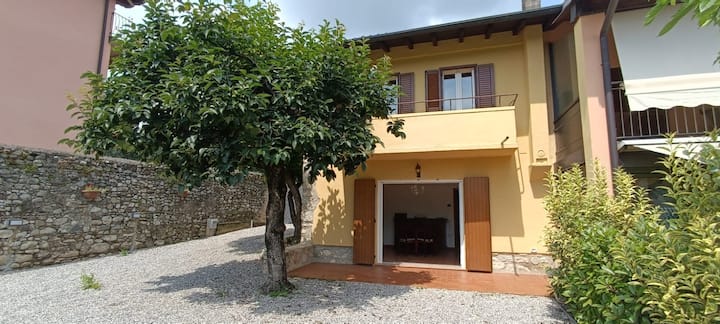 My Country House: Giardino, Parcheggio, Ac E Wifi - Salò