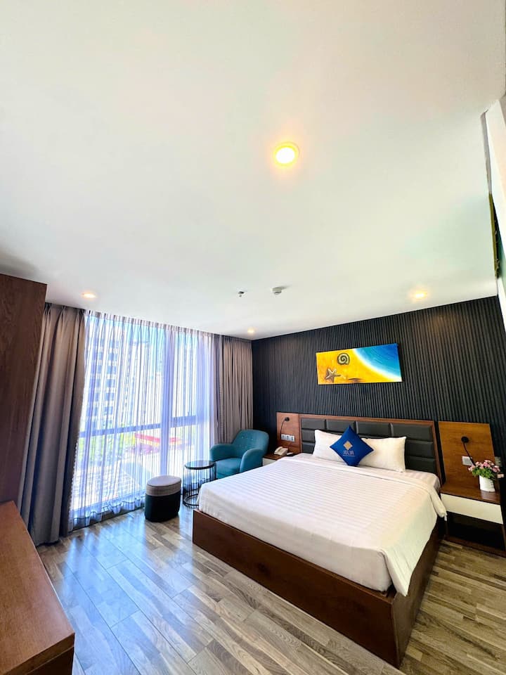 Executive Suite Room Big Window Jolia Danang Beach - Da Nang