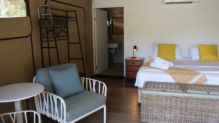 Luxury King Glamping Tent 9 - Magnetic Island