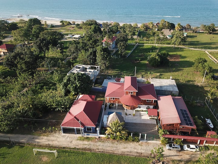 River Caribbean House - La Ceiba