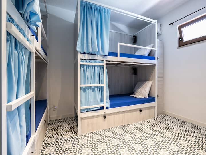Walk In Hostel Faro Airport - Private Dormitory - Faro