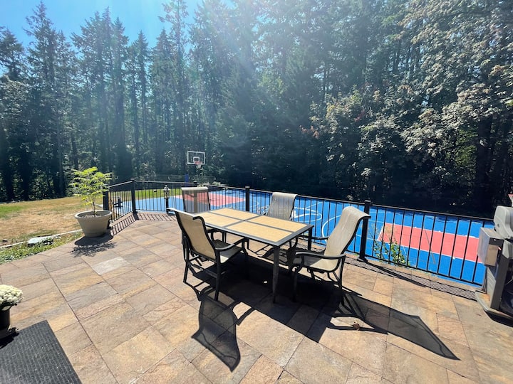 Countryside Retreat | Hot Tub, Sport Court & Pets - Wilsonville, OR