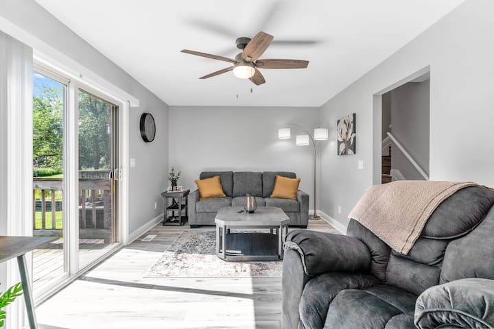 Updated Groveland 2br/2.5 Bath Townhome- Unit 6645 - Holly Recreation Area, Holly