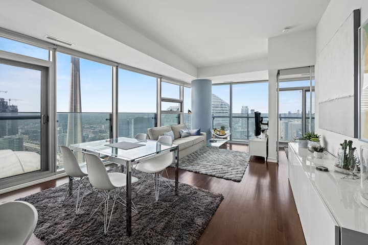 Scandinavian Designer Condo With Balcony - Toronto
