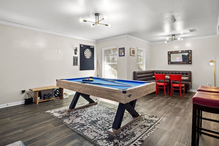 At&t & Globe Life Mancave+comfort Walk To Stadiums - AT&T Stadium