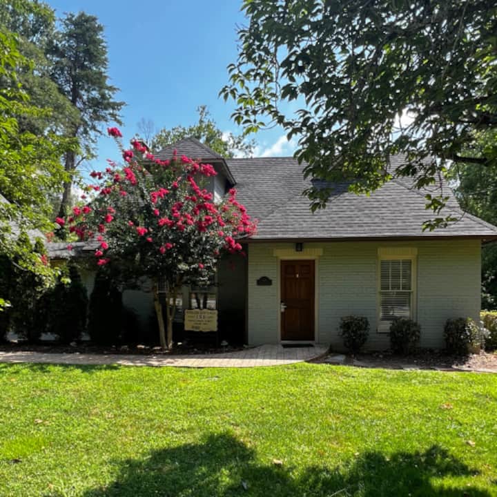 The Welch Cottage - Dahlonega, GA