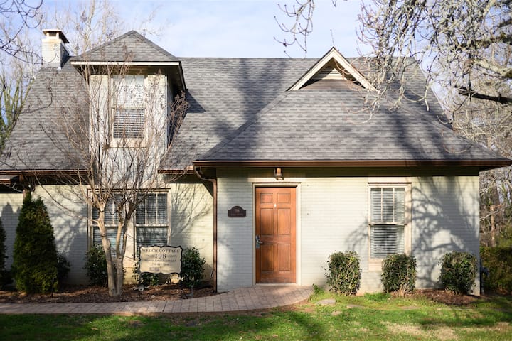 The Welch Cottage - Dahlonega, GA