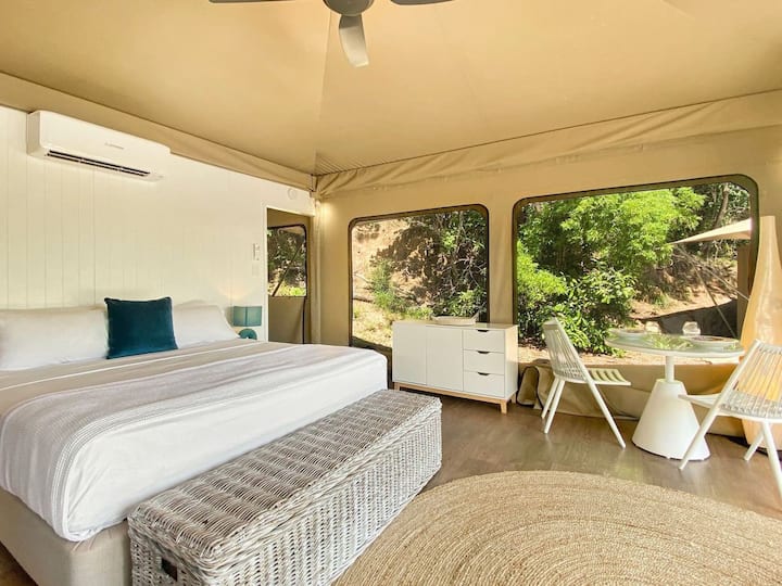 Luxury King Glamping Tent 3 - Magnetic Island