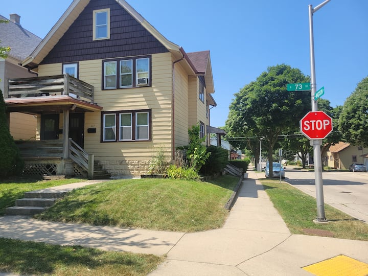 Welcome To Mke! 2 Min. To Freeway & State Fair - Greenfield, WI