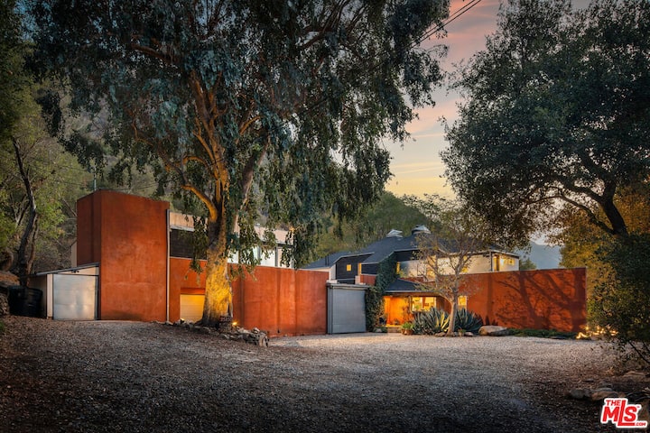 Stunning Architectural Combo: 3 Units Sleeps 13! - Topanga, CA
