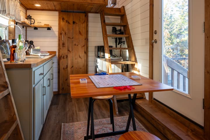 Ole Bear's Den 2 - Chilhowee Lake, TN