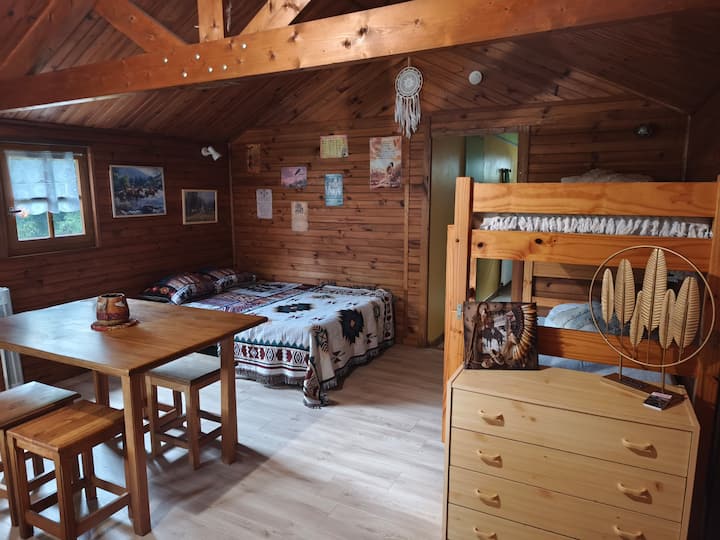 Châlet Style Amérindien Avec Piscine Partagée - Puy-l'Évêque