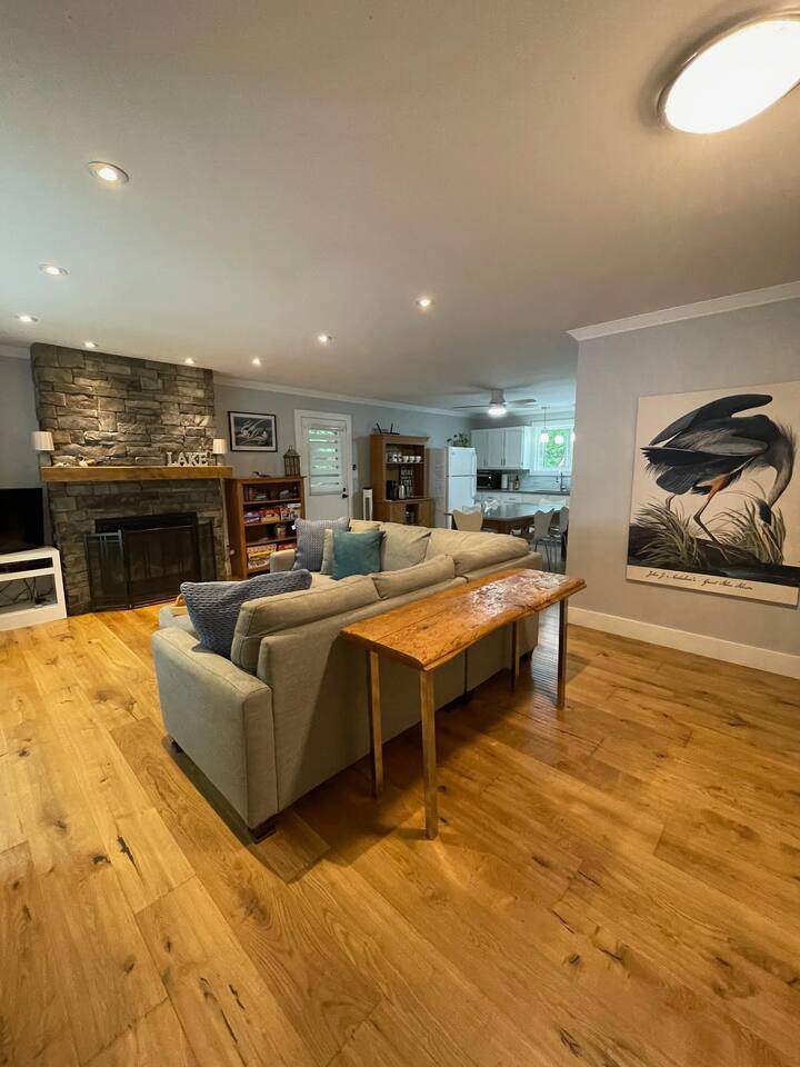 Hampton Hideaway - With Hot Tub! - Southampton