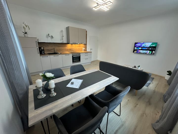 Neu - Zentrumsnah! Alte Stadtvilla Modern Saniert - Hirschau