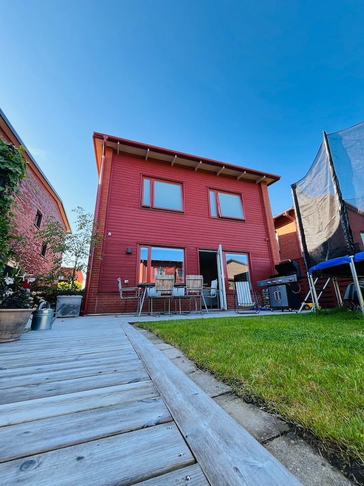 Villa I Helsingborg Med 4 Sovrum Och Uteplats - Helsingborg