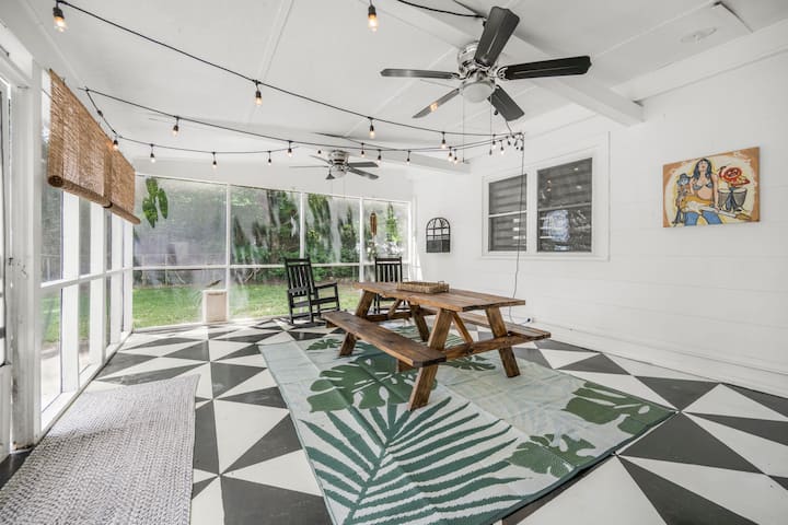 The Yellow Jewel - Winston-Salem, NC